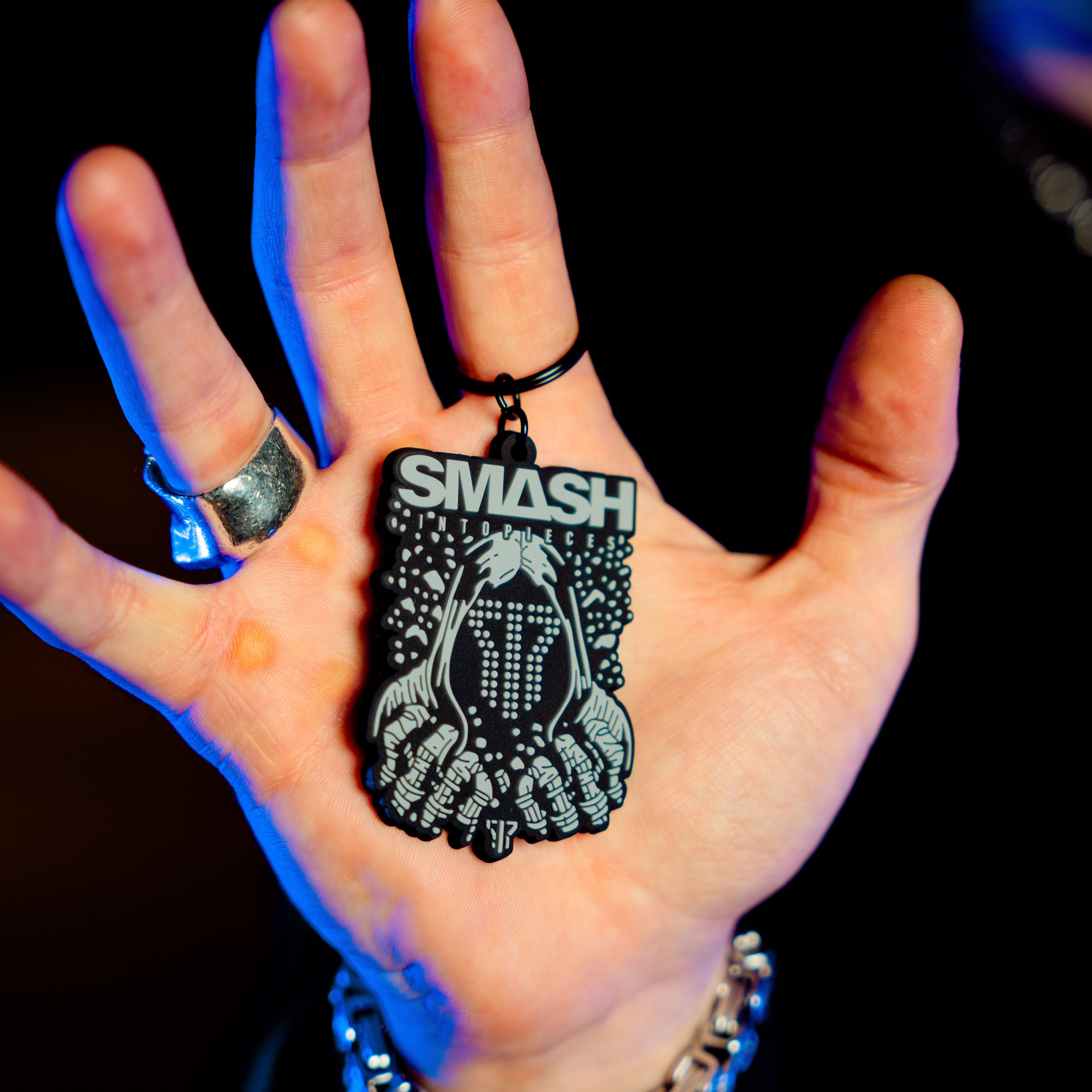 Apoc Smash Keyring – Smash Into Pieces